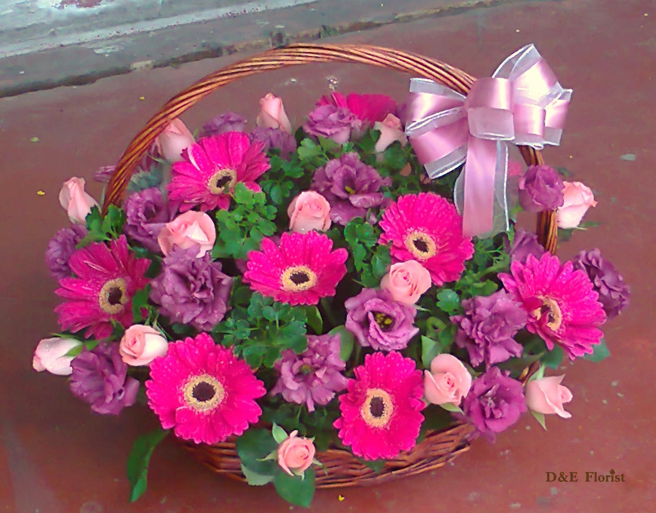 Fresh Flower Basket | D&E Florist